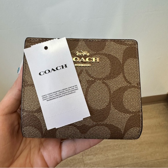 Coach | Bags | Coach Snap Wallet In Signature Canvas | Poshmark